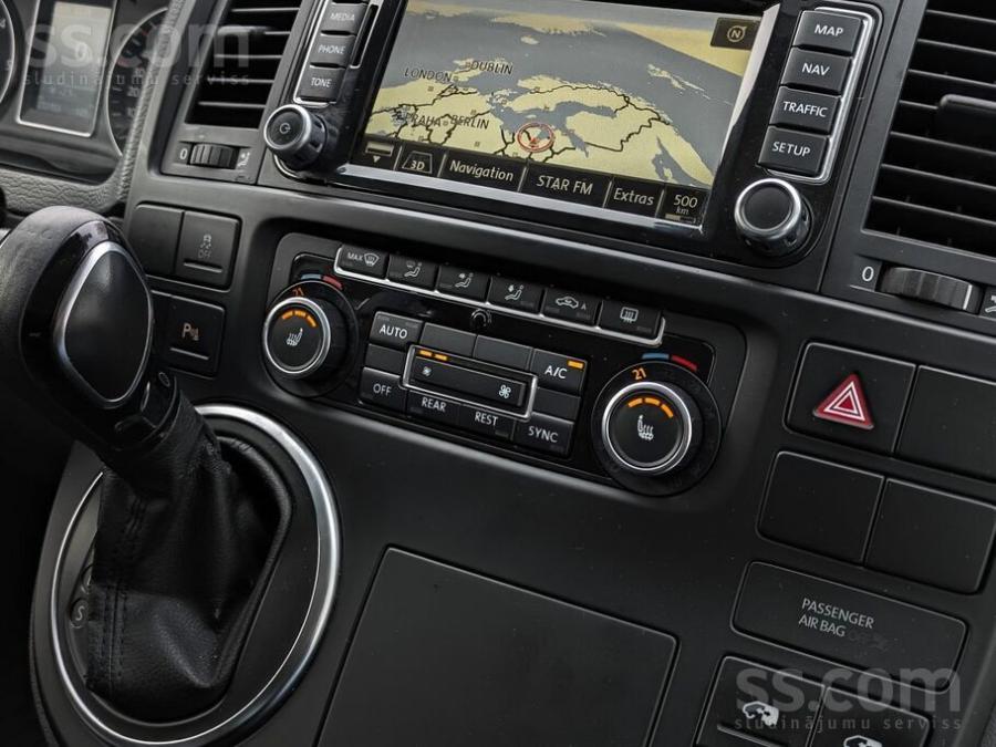 Melns Volkswagen Multivan 2014 Tukums, ar dzinēja tilpumu 2.00 L un nobraukumu 273 tūkst. km par 16990 €, foto 17 vietnē AUTOMOTO.COM.LV
