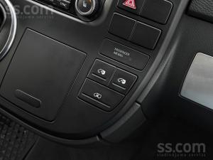 Melns Volkswagen Multivan 2014 Tukums, ar dzinēja tilpumu 2.00 L un nobraukumu 273 tūkst. km par 16990 €, foto 20 vietnē AUTOMOTO.COM.LV
