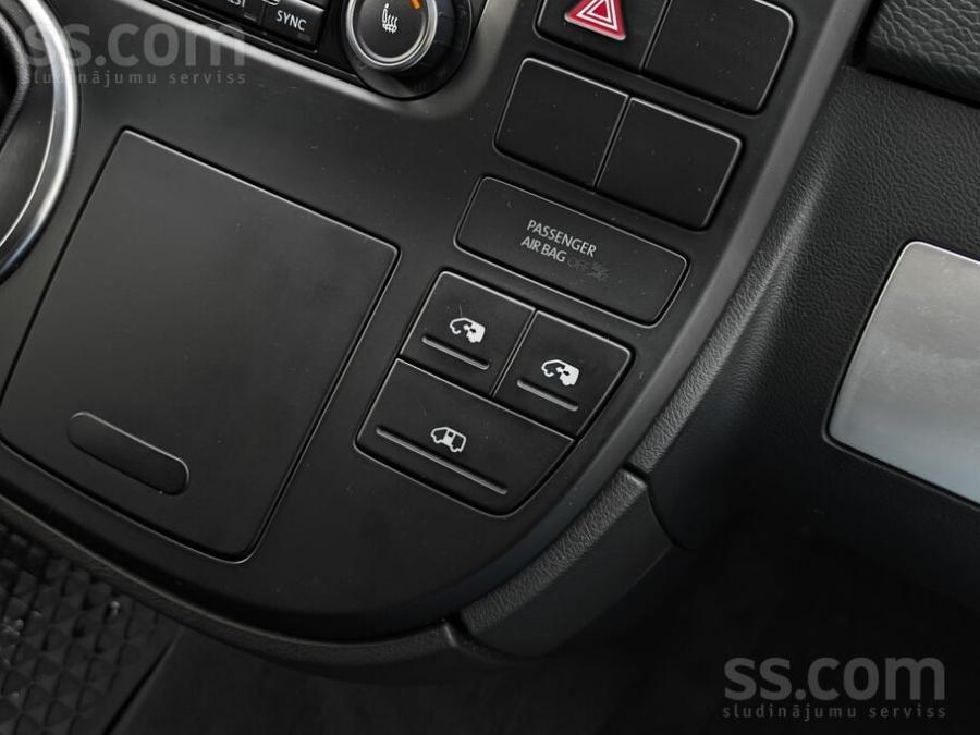 Melns Volkswagen Multivan 2014 Tukums, ar dzinēja tilpumu 2.00 L un nobraukumu 273 tūkst. km par 16990 €, foto 20 vietnē AUTOMOTO.COM.LV
