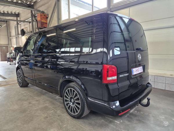 Black Volkswagen Multivan 2014 in Raseiniai, with an engine capacity of 1.97 L and mileage of 263 thousand km for 15900 €, photo 5 on AUTOMOTO.COM.LV