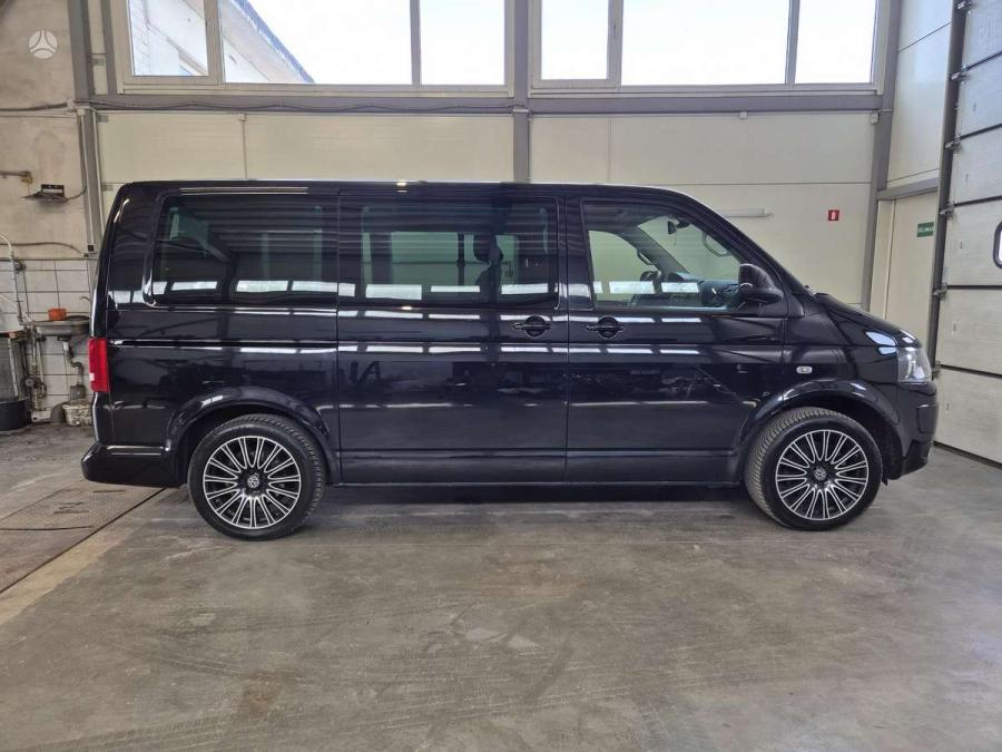 Black Volkswagen Multivan 2014 in Raseiniai, with an engine capacity of 1.97 L and mileage of 263 thousand km for 15900 €, photo 10 on AUTOMOTO.COM.LV