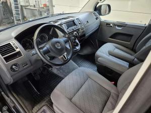 Black Volkswagen Multivan 2014 in Raseiniai, with an engine capacity of 1.97 L and mileage of 263 thousand km for 15900 €, photo 15 on AUTOMOTO.COM.LV