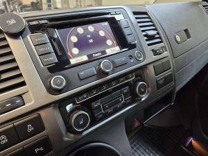 Black Volkswagen Multivan 2014 in Raseiniai, with an engine capacity of 1.97 L and mileage of 263 thousand km for 15900 €, photo 16 on AUTOMOTO.COM.LV