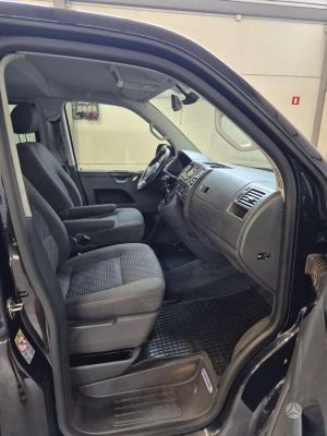 Black Volkswagen Multivan 2014 in Raseiniai, with an engine capacity of 1.97 L and mileage of 263 thousand km for 15900 €, photo 17 on AUTOMOTO.COM.LV