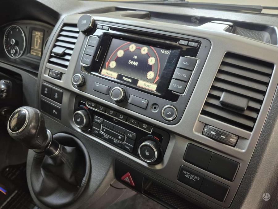 Black Volkswagen Multivan 2014 in Raseiniai, with an engine capacity of 1.97 L and mileage of 263 thousand km for 15900 €, photo 19 on AUTOMOTO.COM.LV