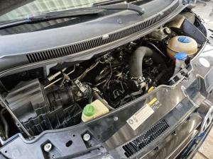 Black Volkswagen Multivan 2014 in Raseiniai, with an engine capacity of 1.97 L and mileage of 263 thousand km for 15900 €, photo 26 on AUTOMOTO.COM.LV