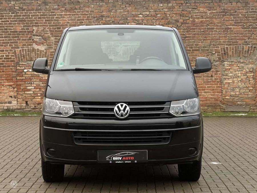 Black Volkswagen Multivan 2015 in Kedainiai, with an engine capacity of 1.97 L and mileage of 232 thousand km for 17350 €, photo 3 on AUTOMOTO.COM.LV