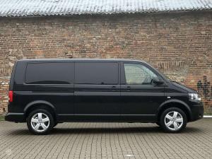 Black Volkswagen Multivan 2015 in Kedainiai, with an engine capacity of 1.97 L and mileage of 232 thousand km for 17350 €, photo 6 on AUTOMOTO.COM.LV