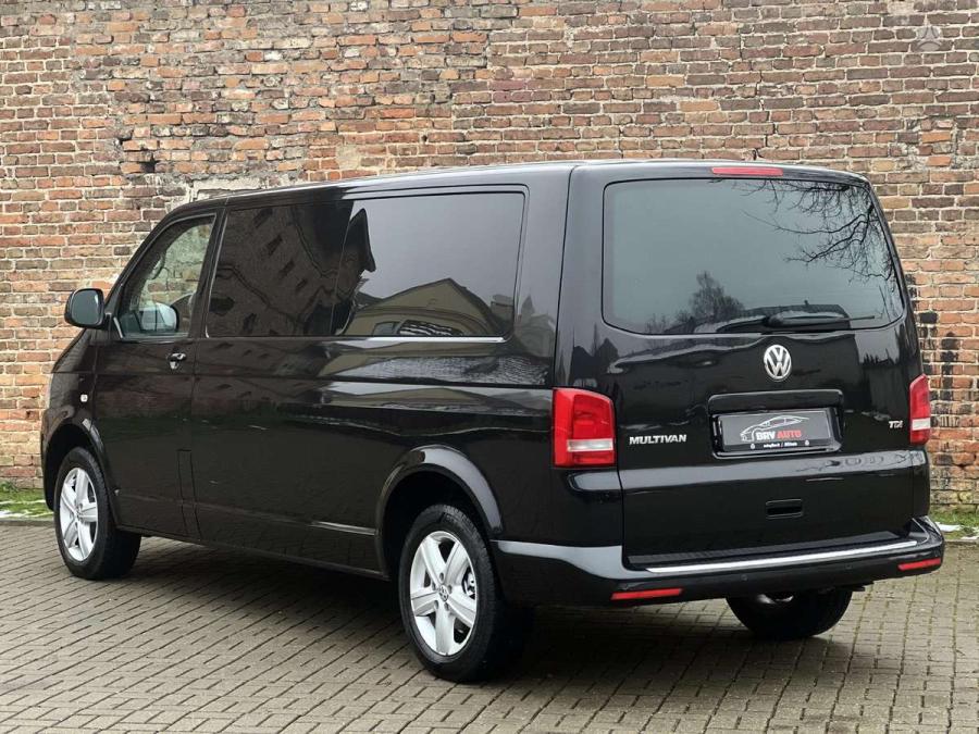Black Volkswagen Multivan 2015 in Kedainiai, with an engine capacity of 1.97 L and mileage of 232 thousand km for 17350 €, photo 9 on AUTOMOTO.COM.LV