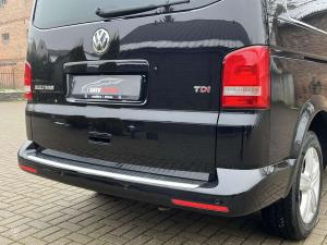 Black Volkswagen Multivan 2015 in Kedainiai, with an engine capacity of 1.97 L and mileage of 232 thousand km for 17350 €, photo 13 on AUTOMOTO.COM.LV