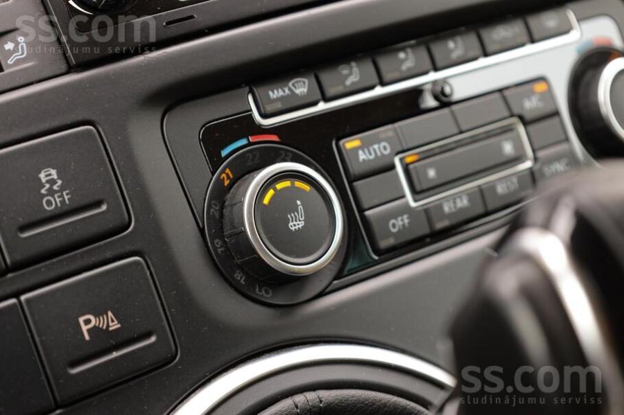 Black Volkswagen Multivan 2015 in Riga, with an engine capacity of 2.00 L and mileage of 0 thousand km for 17995 €, photo 15 on AUTOMOTO.COM.LV