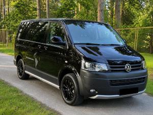 Black Volkswagen Multivan 2015 in Vilnius, with an engine capacity of 1.97 L and mileage of 307 thousand km for 17700 €, photo 5 on AUTOMOTO.COM.LV