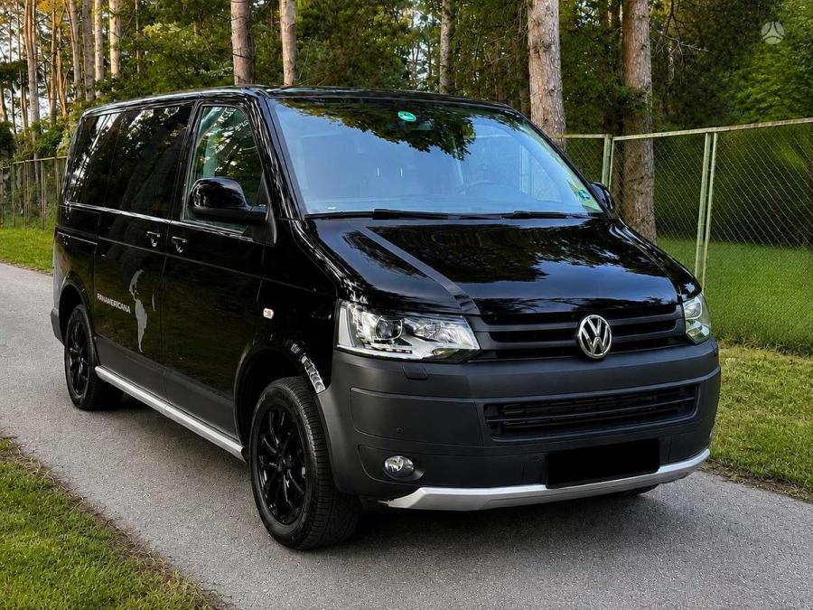 Black Volkswagen Multivan 2015 in Vilnius, with an engine capacity of 1.97 L and mileage of 307 thousand km for 17700 €, photo 6 on AUTOMOTO.COM.LV