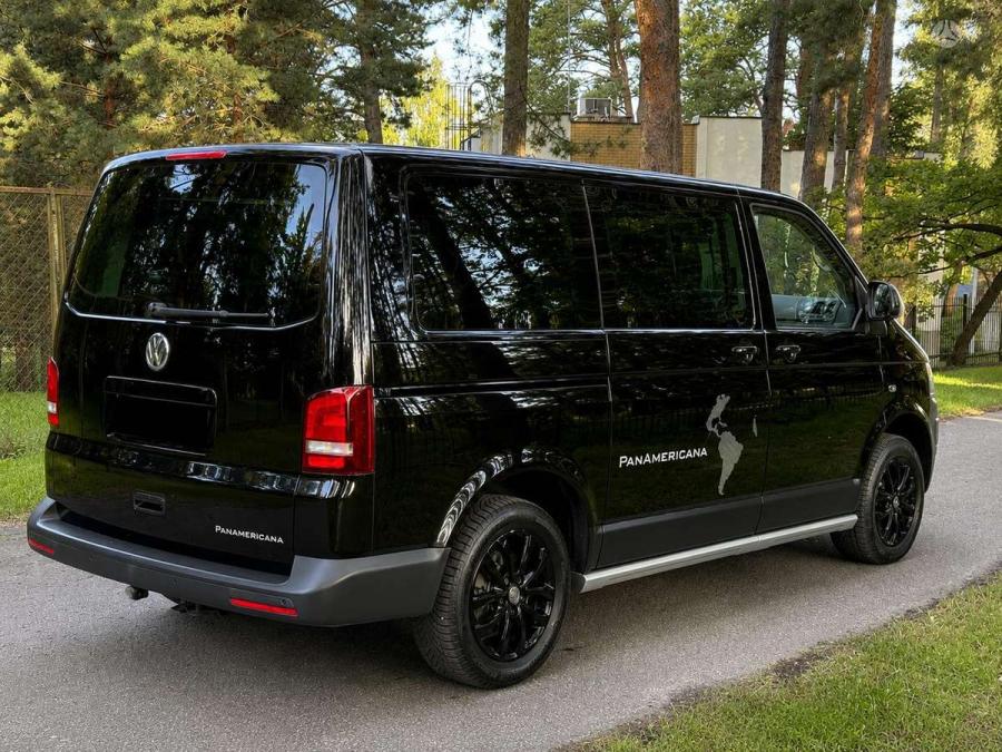 Black Volkswagen Multivan 2015 in Vilnius, with an engine capacity of 1.97 L and mileage of 307 thousand km for 17700 €, photo 8 on AUTOMOTO.COM.LV