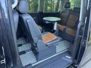 Black Volkswagen Multivan 2015 in Vilnius, with an engine capacity of 1.97 L and mileage of 307 thousand km for 17700 €, photo 15 on AUTOMOTO.COM.LV