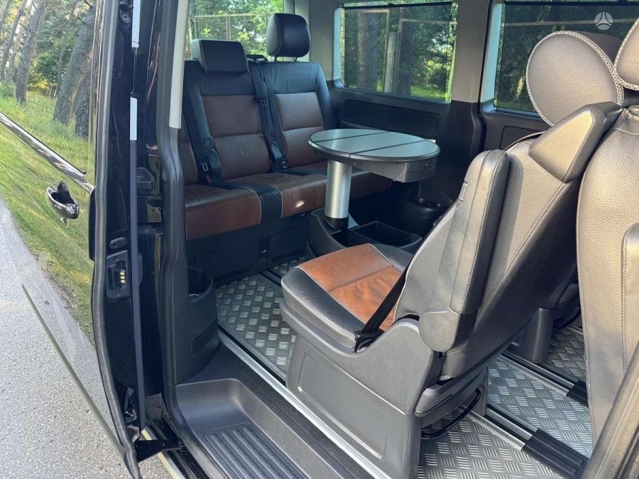 Black Volkswagen Multivan 2015 in Vilnius, with an engine capacity of 1.97 L and mileage of 307 thousand km for 17700 €, photo 18 on AUTOMOTO.COM.LV