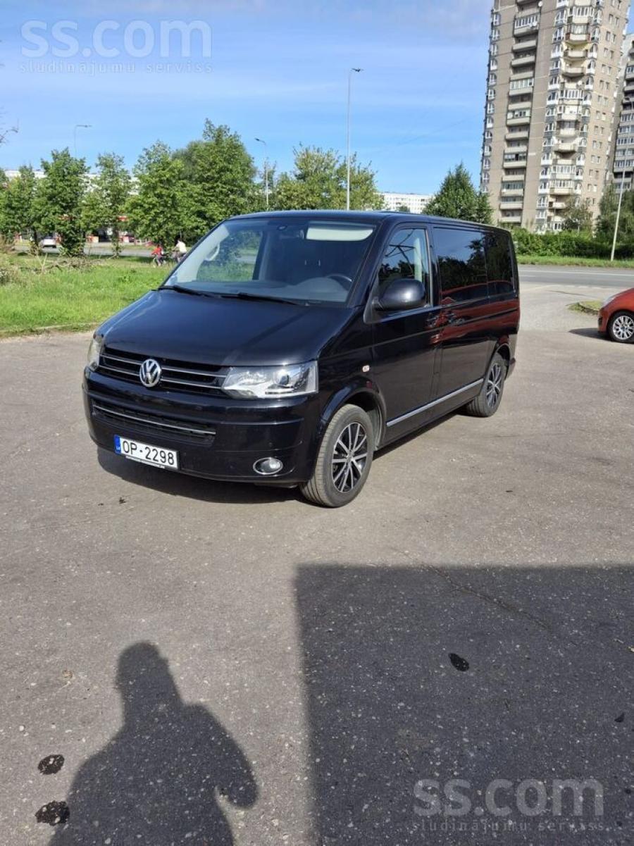 Melns Volkswagen Multivan 2015 Rīga, ar dzinēja tilpumu 2.00 L un nobraukumu 141 tūkst. km par 20990 €, foto 1 vietnē AUTOMOTO.COM.LV