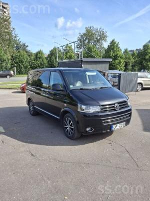 Melns Volkswagen Multivan 2015 Rīga, ar dzinēja tilpumu 2.00 L un nobraukumu 141 tūkst. km par 20990 €, foto 3 vietnē AUTOMOTO.COM.LV