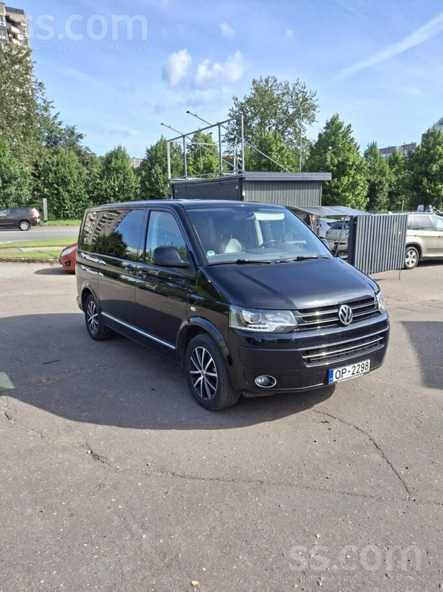 Melns Volkswagen Multivan 2015 Rīga, ar dzinēja tilpumu 2.00 L un nobraukumu 141 tūkst. km par 20990 €, foto 3 vietnē AUTOMOTO.COM.LV