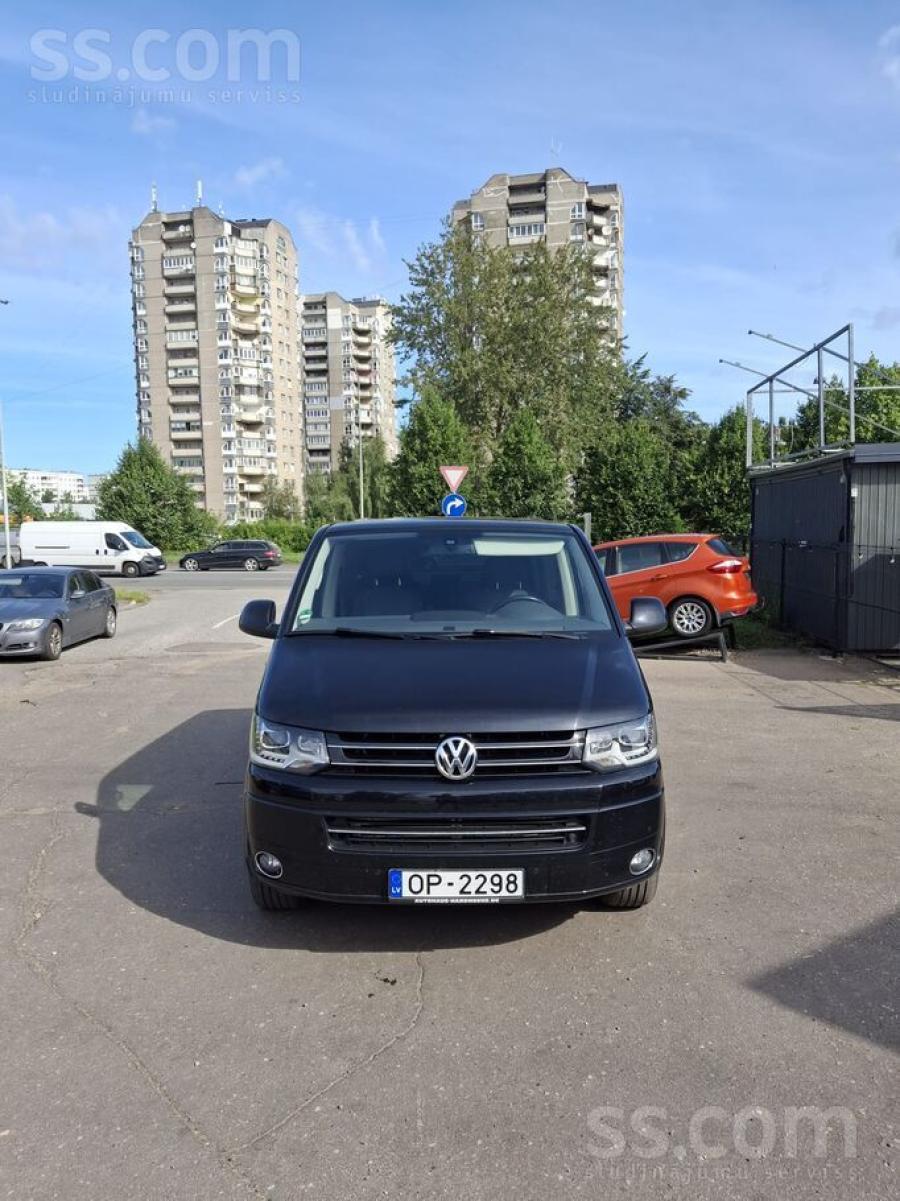 Melns Volkswagen Multivan 2015 Rīga, ar dzinēja tilpumu 2.00 L un nobraukumu 141 tūkst. km par 20990 €, foto 4 vietnē AUTOMOTO.COM.LV