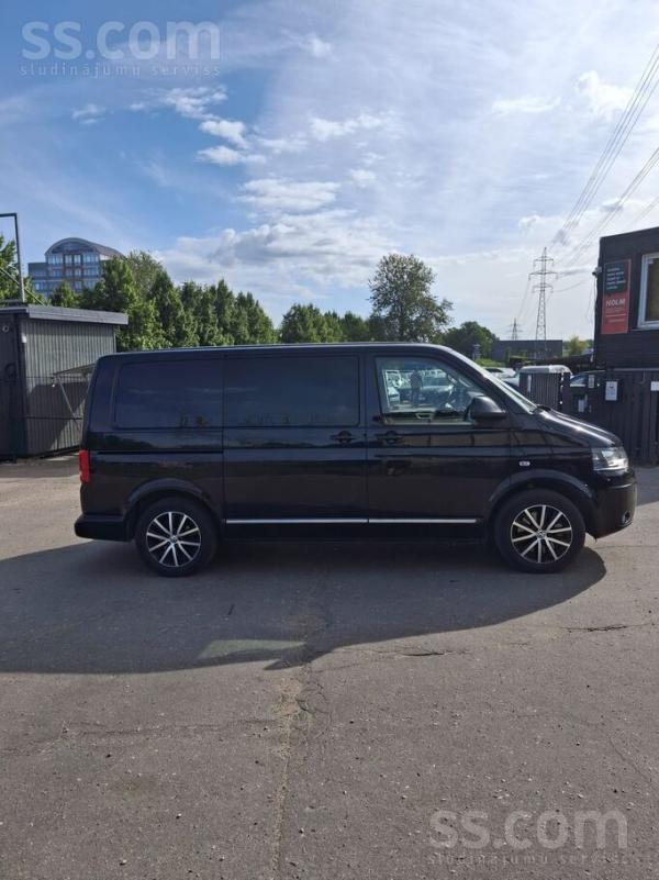 Melns Volkswagen Multivan 2015 Rīga, ar dzinēja tilpumu 2.00 L un nobraukumu 141 tūkst. km par 20990 €, foto 5 vietnē AUTOMOTO.COM.LV