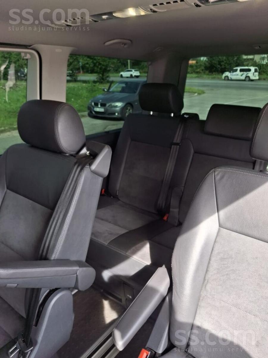 Melns Volkswagen Multivan 2015 Rīga, ar dzinēja tilpumu 2.00 L un nobraukumu 141 tūkst. km par 20990 €, foto 16 vietnē AUTOMOTO.COM.LV