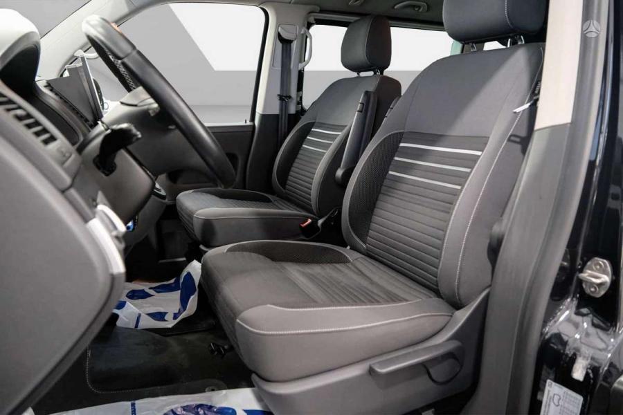 Black Volkswagen Multivan 2015 in Kaunas, with an engine capacity of 2.00 L and mileage of 291 thousand km for 14990 €, photo 6 on AUTOMOTO.COM.LV