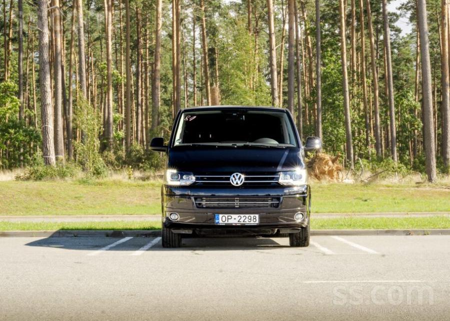 Black Volkswagen Multivan 2015 in Riga, with an engine capacity of 2.00 L and mileage of 141 thousand km for 20990 €, photo 4 on AUTOMOTO.COM.LV