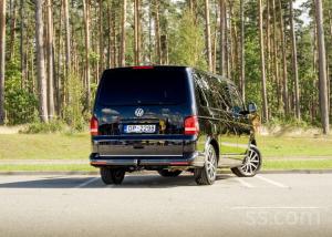 Black Volkswagen Multivan 2015 in Riga, with an engine capacity of 2.00 L and mileage of 141 thousand km for 20990 €, photo 7 on AUTOMOTO.COM.LV