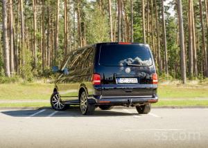 Black Volkswagen Multivan 2015 in Riga, with an engine capacity of 2.00 L and mileage of 141 thousand km for 20990 €, photo 9 on AUTOMOTO.COM.LV