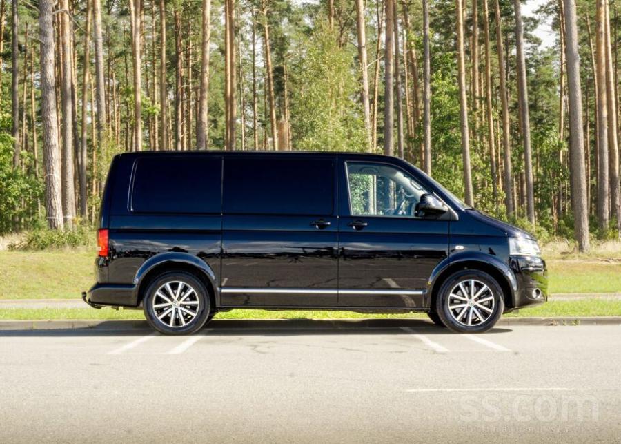 Black Volkswagen Multivan 2015 in Riga, with an engine capacity of 2.00 L and mileage of 141 thousand km for 20990 €, photo 10 on AUTOMOTO.COM.LV