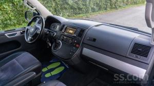 Black Volkswagen Multivan 2015 in Riga, with an engine capacity of 2.00 L and mileage of 141 thousand km for 20990 €, photo 12 on AUTOMOTO.COM.LV