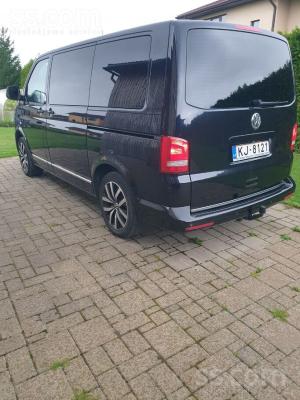 Melns Volkswagen Multivan 2015 Rīga, ar dzinēja tilpumu 2.00 L un nobraukumu 358 tūkst. km par 18000 €, foto 3 vietnē AUTOMOTO.COM.LV
