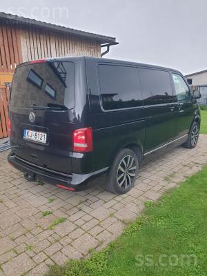 Melns Volkswagen Multivan 2015 Rīga, ar dzinēja tilpumu 2.00 L un nobraukumu 358 tūkst. km par 18000 €, foto 4 vietnē AUTOMOTO.COM.LV