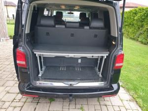 Melns Volkswagen Multivan 2015 Rīga, ar dzinēja tilpumu 2.00 L un nobraukumu 358 tūkst. km par 18000 €, foto 14 vietnē AUTOMOTO.COM.LV