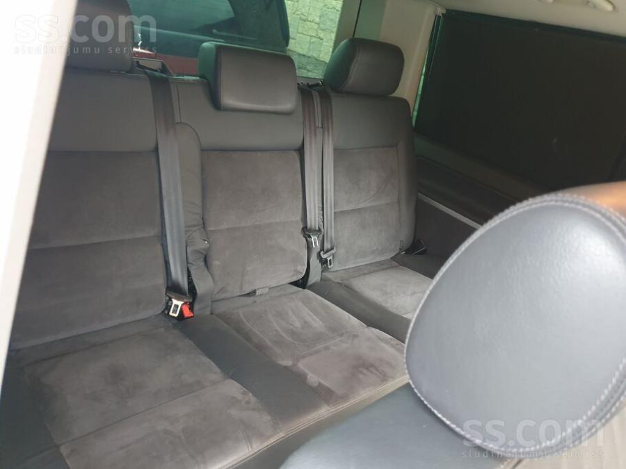 Melns Volkswagen Multivan 2015 Rīga, ar dzinēja tilpumu 2.00 L un nobraukumu 358 tūkst. km par 18000 €, foto 17 vietnē AUTOMOTO.COM.LV