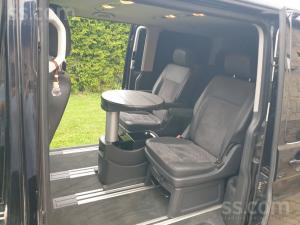 Melns Volkswagen Multivan 2015 Rīga, ar dzinēja tilpumu 2.00 L un nobraukumu 358 tūkst. km par 18000 €, foto 18 vietnē AUTOMOTO.COM.LV