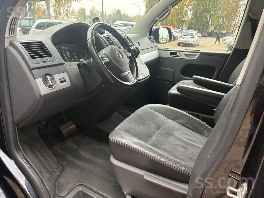 Melns Volkswagen Multivan 2015 Rīga, ar dzinēja tilpumu 2.00 L un nobraukumu 0 tūkst. km par 14990 €, foto 14 vietnē AUTOMOTO.COM.LV