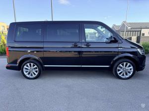 Black Volkswagen Multivan 2016 in Kaunas, with an engine capacity of 1.97 L and mileage of 169 thousand km for 21900 €, photo 3 on AUTOMOTO.COM.LV