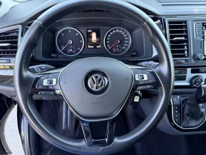 Black Volkswagen Multivan 2016 in Kaunas, with an engine capacity of 1.97 L and mileage of 169 thousand km for 21900 €, photo 17 on AUTOMOTO.COM.LV
