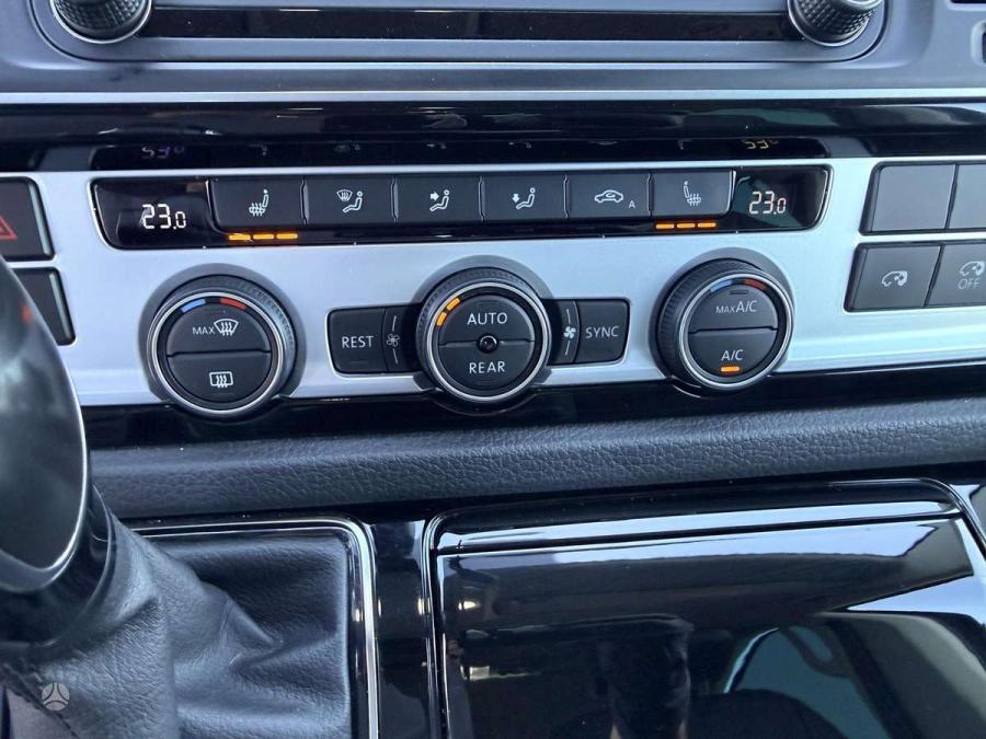 Black Volkswagen Multivan 2016 in Kaunas, with an engine capacity of 1.97 L and mileage of 169 thousand km for 21900 €, photo 21 on AUTOMOTO.COM.LV