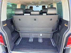 Black Volkswagen Multivan 2016 in Kaunas, with an engine capacity of 1.97 L and mileage of 169 thousand km for 21900 €, photo 36 on AUTOMOTO.COM.LV