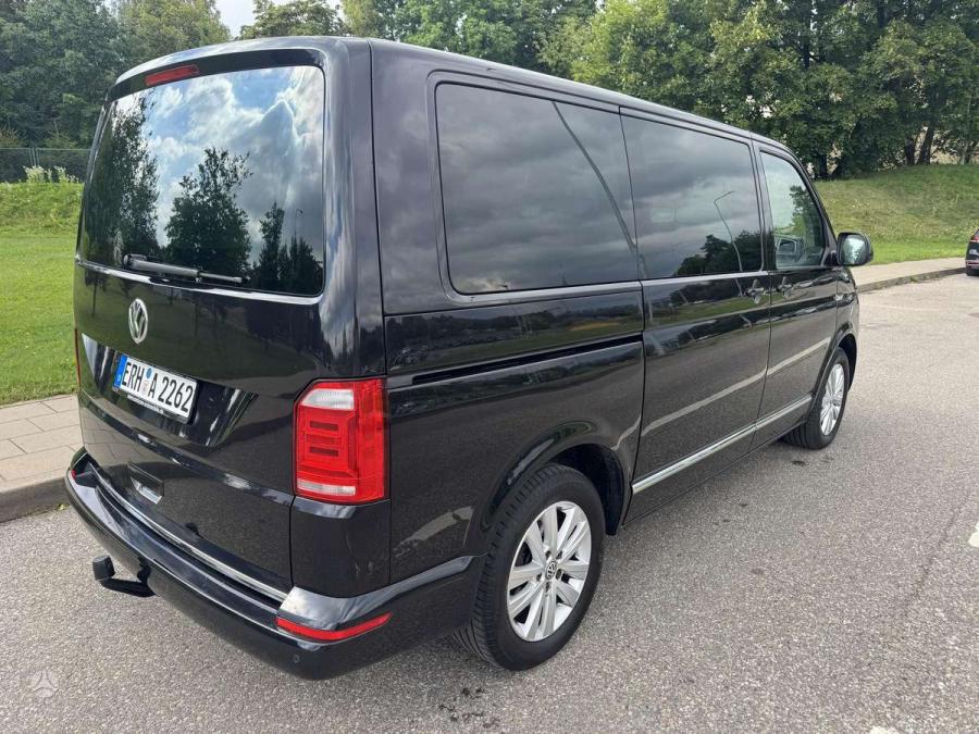 Melns Volkswagen Multivan 2016 Viļņa, ar dzinēja tilpumu 1.97 L un nobraukumu 217 tūkst. km par 24600 €, foto 8 vietnē AUTOMOTO.COM.LV