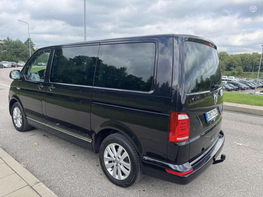 Melns Volkswagen Multivan 2016 Viļņa, ar dzinēja tilpumu 1.97 L un nobraukumu 217 tūkst. km par 24600 €, foto 9 vietnē AUTOMOTO.COM.LV