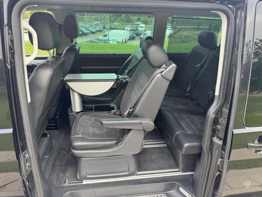 Melns Volkswagen Multivan 2016 Viļņa, ar dzinēja tilpumu 1.97 L un nobraukumu 217 tūkst. km par 24600 €, foto 18 vietnē AUTOMOTO.COM.LV