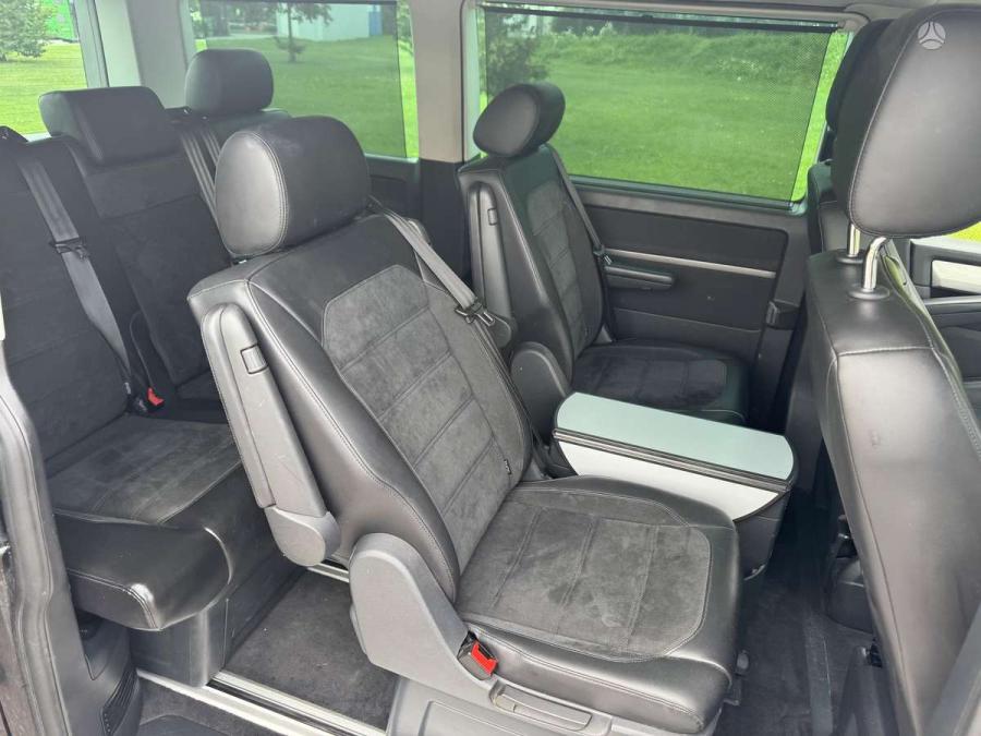 Melns Volkswagen Multivan 2016 Viļņa, ar dzinēja tilpumu 1.97 L un nobraukumu 217 tūkst. km par 24600 €, foto 23 vietnē AUTOMOTO.COM.LV