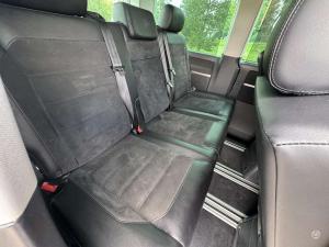 Melns Volkswagen Multivan 2016 Viļņa, ar dzinēja tilpumu 1.97 L un nobraukumu 217 tūkst. km par 24600 €, foto 24 vietnē AUTOMOTO.COM.LV