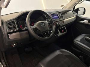 Black Volkswagen Multivan 2016 in Marijampole, with an engine capacity of 1.97 L and mileage of 208 thousand km for 24750 €, photo 3 on AUTOMOTO.COM.LV