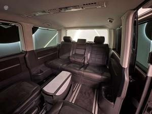 Black Volkswagen Multivan 2016 in Marijampole, with an engine capacity of 1.97 L and mileage of 208 thousand km for 24750 €, photo 5 on AUTOMOTO.COM.LV