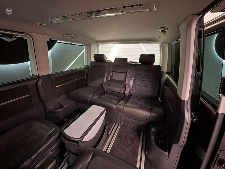 Black Volkswagen Multivan 2016 in Marijampole, with an engine capacity of 1.97 L and mileage of 208 thousand km for 24750 €, photo 5 on AUTOMOTO.COM.LV